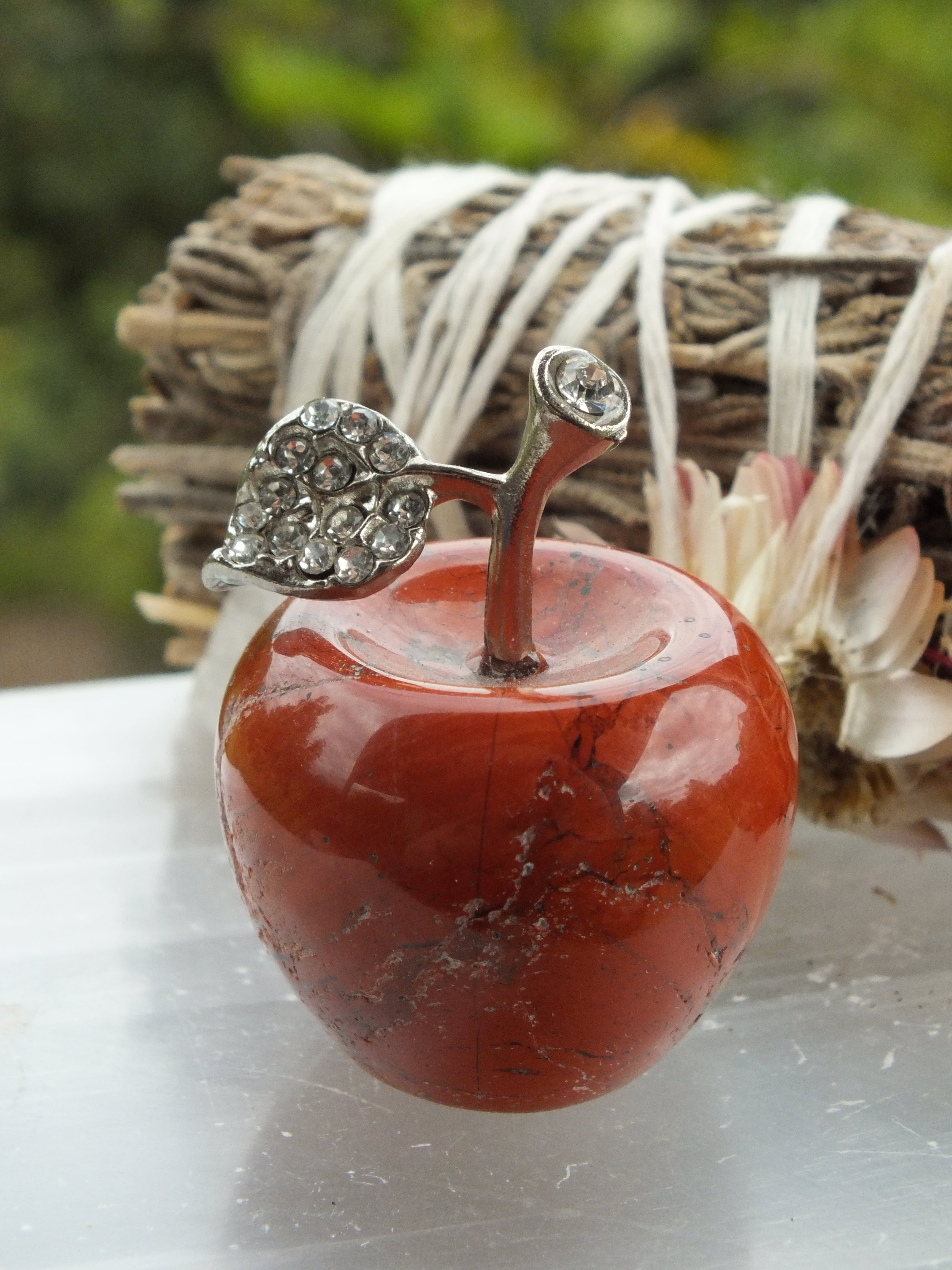 Red Jasper Apple – Onyx Castle