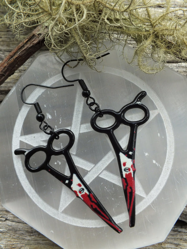 The Vampire of Düsseldorf's Bloody Scissors – Onyx Castle
